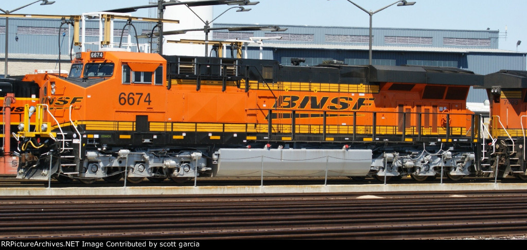 BNSF 6674